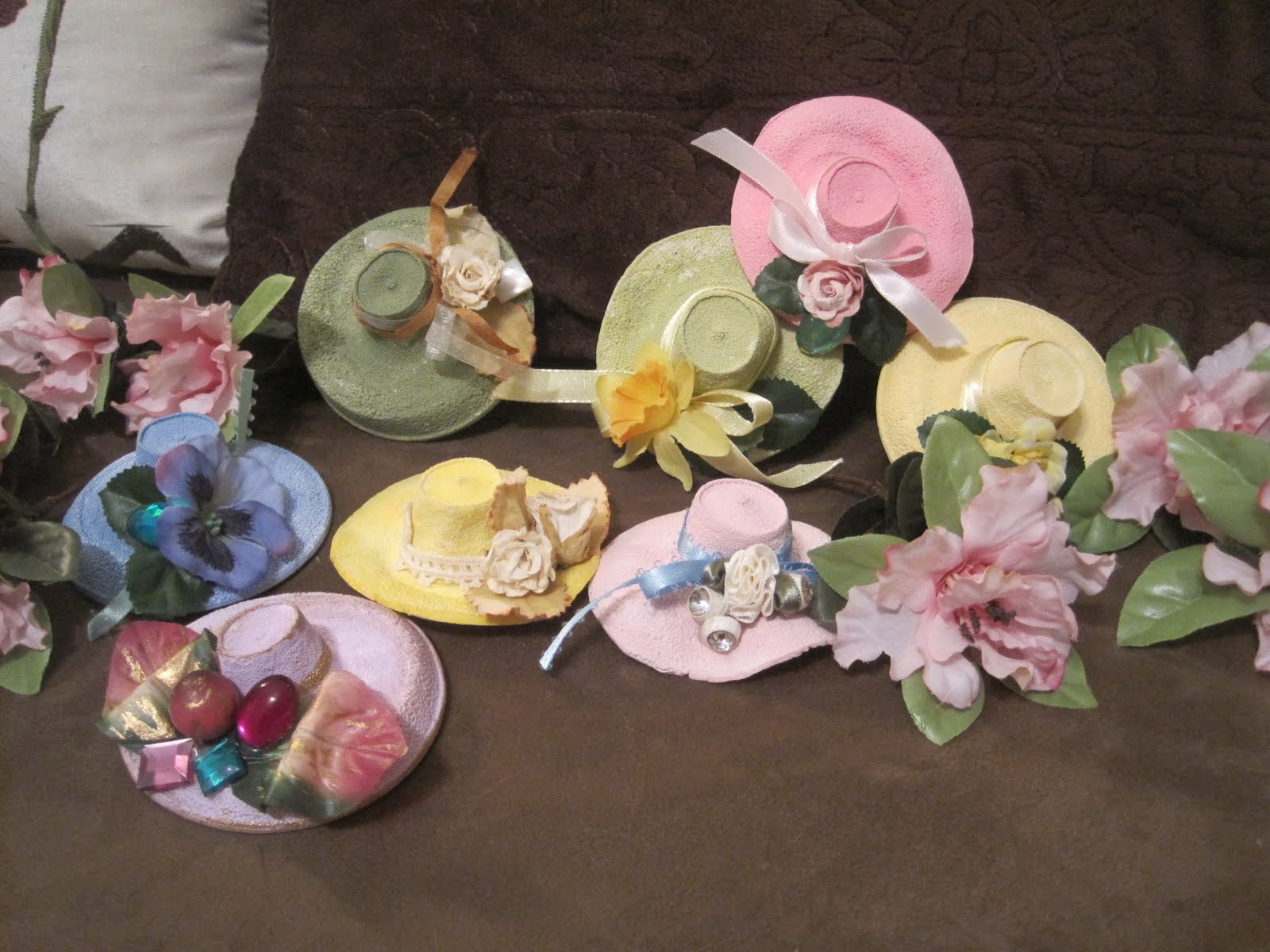 decoration hats made from melted styrofoam cups!! WOW! | Hat crafts ...